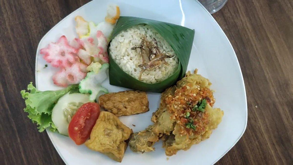 Uniknya Kanjeng Mami Keuken, Tempat Makan di Lamongan yang Sajikan Nasi ...