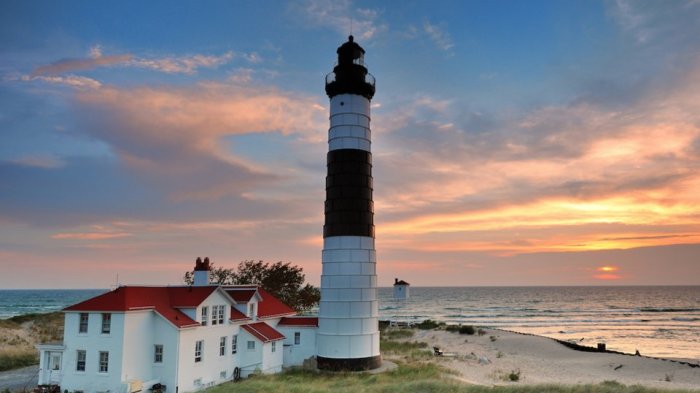 Tinggi dan Besar, 10 Mercusuar di Seluruh Dunia Ini Masih Berdiri Megah ...