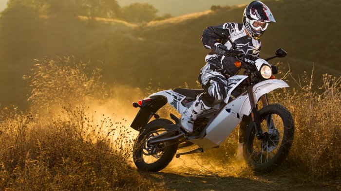 Tampil Keren dengan 3 Rekomendasi Motor Trail Terbaik Ini, Harga Mulai ...