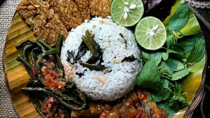 Ragam Sajian Nasi Khas Berbagai Daerah di Indonesia, Pernah Dengar Nasi ...