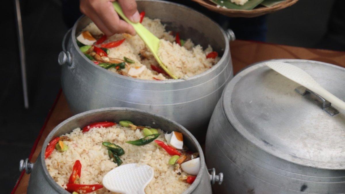 Resep Nasi Liwet Sunda untuk Makan Siang Enak, Cocok Disajikan Bareng ...