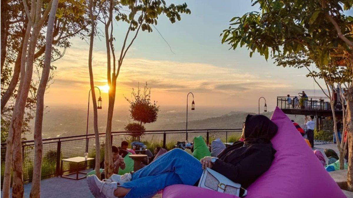 Info Lengkap Harga Tiket Masuk Obelix Hills Jogja, Intip Daya Tariknya - Tribun Travel