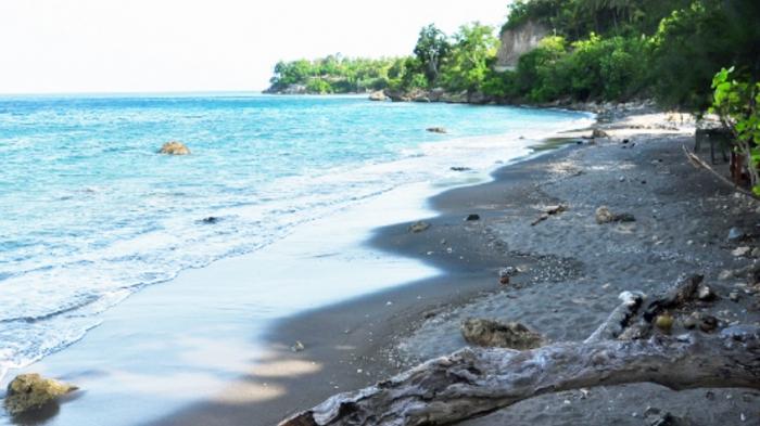 Traveling Indonesia - Inilah 5 Pantai Pasir Hitam yang Bakal Bikin Kamu ...