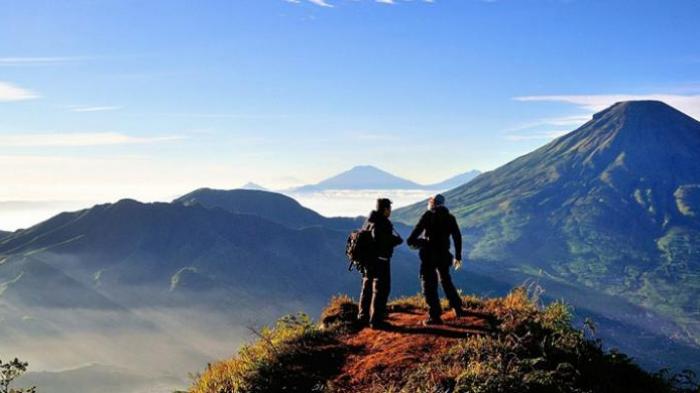11 Aturan yang Harus Dipatuhi saat Mendaki Gunung Sindoro - Tribun Travel
