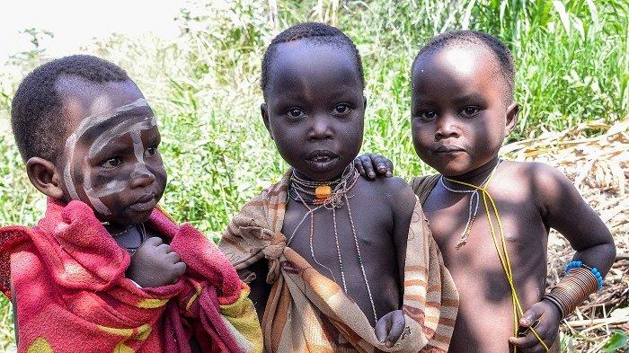 5 Suku Paling Misterius di Dunia, Ada Suku Sentinel hingga Suku Surma ...