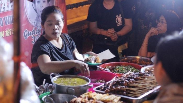 Gudeg Mercon Bu Tinah dan 3 Kuliner Malam di Jogja yang Populer ...