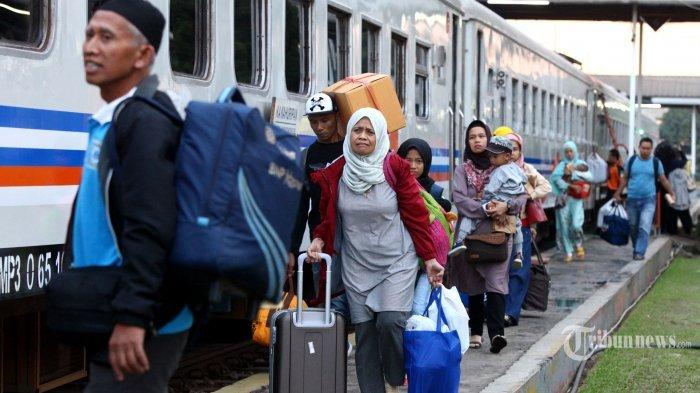 Cara Boarding di Stasiun Kereta Api, Jangan Lupa Bawa KTP - Tribun Travel