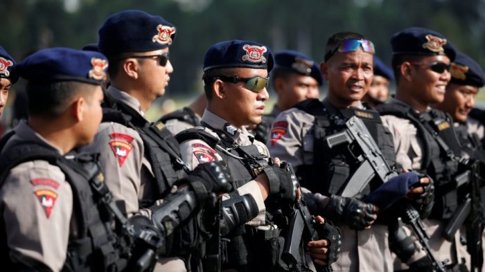 Gagah Banget! Inilah 14 Potret Seragam Polisi di Seluruh Dunia, Mulai ...