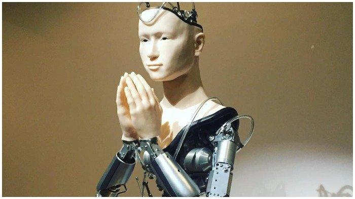 Fakta Unik Jepang, Robot Humanoid Berikan Pidato Ajaran Buddha di Kuil ...