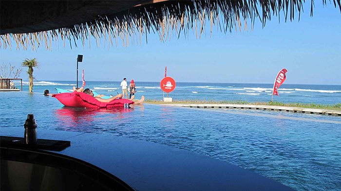 Roosterfish Beach Club, Perpaduan Kuliner Unik dengan Pemandangan ...