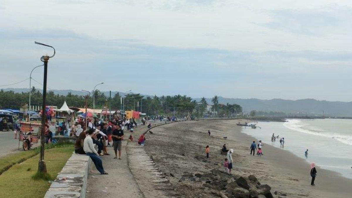 Wisatawan Diminta Waspada Usai Pangandaran Diguncang Gempa Dini Hari ... Wisatawan Diminta Waspada Usai Pangandaran Diguncang Gempa Dini Hari ...