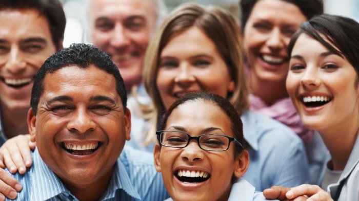 7 Jenis Senyum Ini Punya Makna yang Berbeda-beda, Jangan Salah Sangka ...