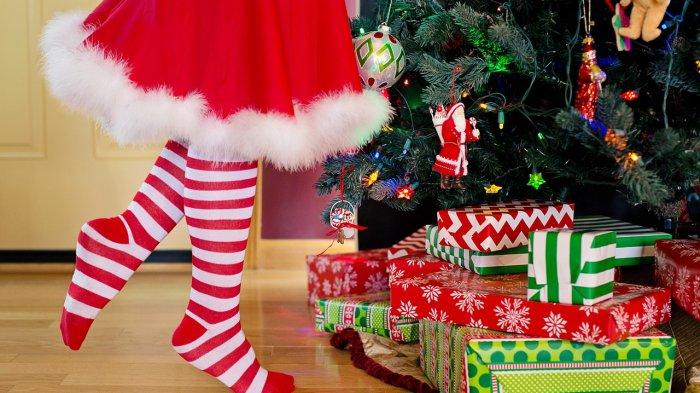 Berangkat Kebaktian Pakai Sepatu Roda dan 9 Tradisi Natal Terunik di ...