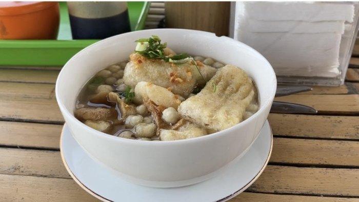 Menyantap Hangat Gurihnya Baso Aci Neng Sabil, Makin Nikmat Ditemani ...