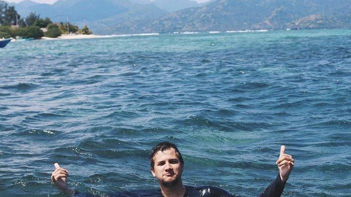 Stuart Collin Kunjungi Pantai Kelingking, Inilah 5 Objek Wisata Menarik ...