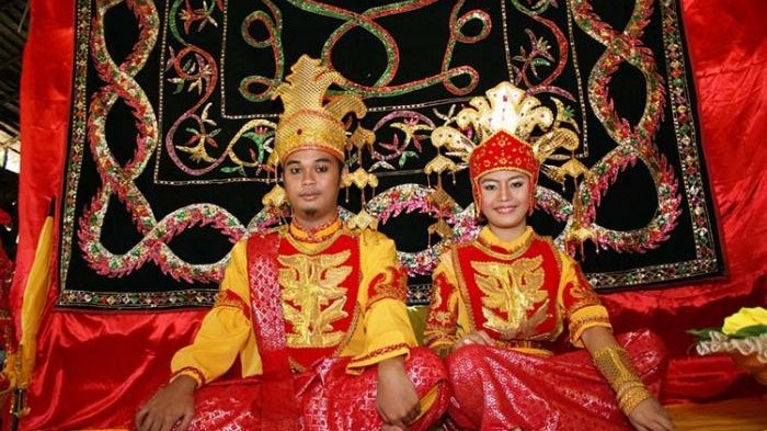Ritual Pernikahan Unik Suku Tidung Kalimantan: Pengantin Tak Boleh ...