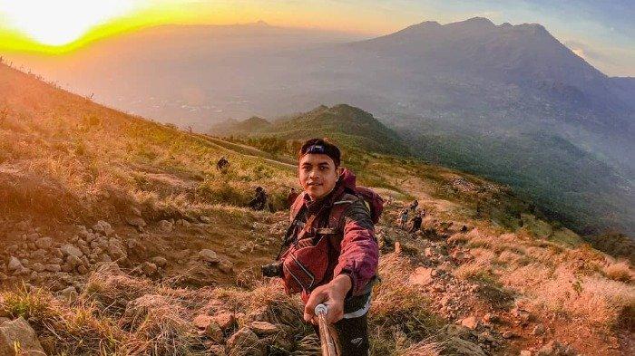 Menikmati Sunrise di Bukit Lincing, Jalur Pendakian Gunung Arjuno via Lawang Malang - Tribun Travel