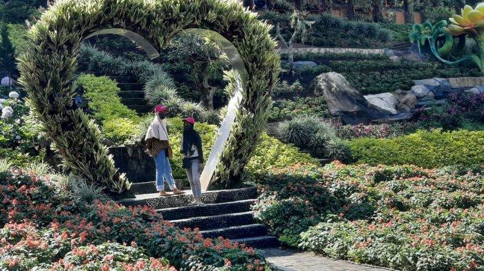 Harga Tiket Masuk Taman Rekreasi Selecta, Tempat Wisata Hits di Batu ...