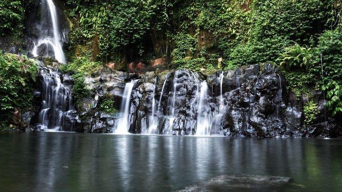 Taman Sari Waterfall, Tempat Wisata Baru di Bali yang Menarik Banyak ...