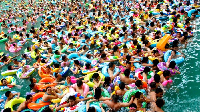 6 Lokasi Paling Ramai dan Padat di Dunia, Lihat Pemandangan Pantai di ...