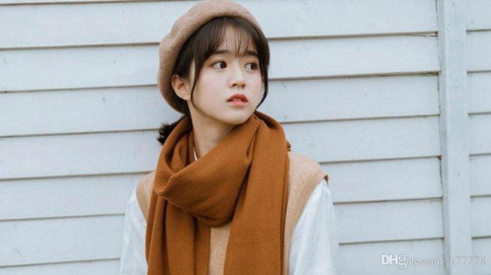 Tampil Lebih Stylish Saat Musim Hujan, ini 5 Tips Simple Memakai Syal ...