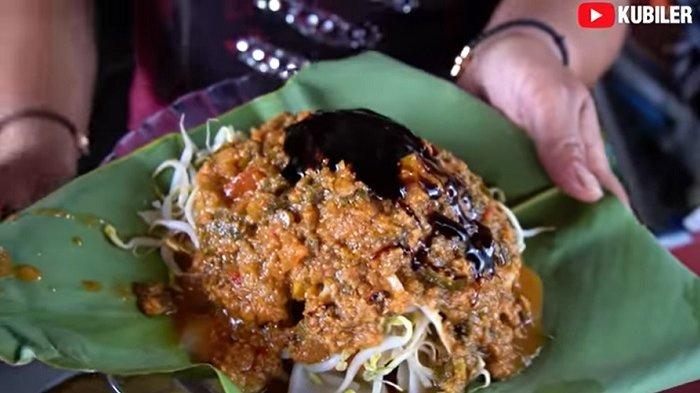 Toge Goreng Legendaris di Bogor, Dimasak Pakai Kayu Bakar Samping ...