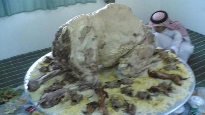 Turducken Unta - Busyet! Jadi Makanan Terbesar di Dunia, Begini Cara ...