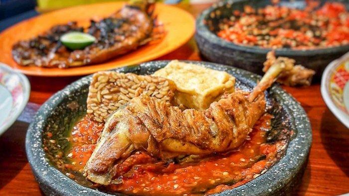 Dijuluki Penyetan Sultan, Seporsi Penyetan di Surabaya Ini Harganya Hampir Rp 150 Ribu - Halaman ...