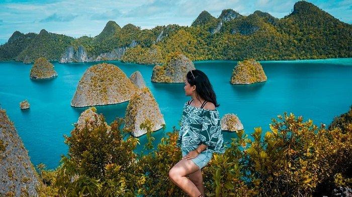 Potret Wayag yang Populer di Raja Ampat, Lokasi Kandasnya Kapal Pesiar ...