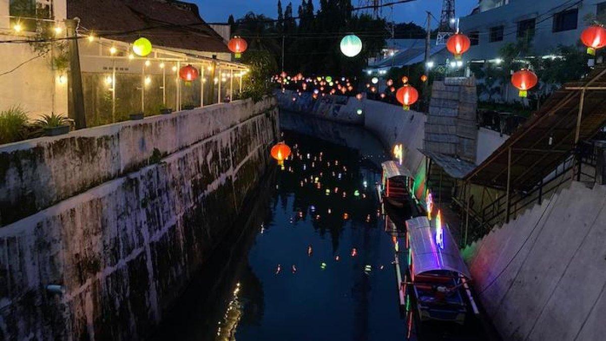 Jam Buka Wisata Perahu Kali Pepe, Rangkaian Event Grebeg Sudiro 2023 di Solo - Tribun Travel