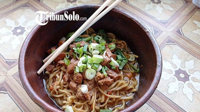 Nasi Tiwul Mbok Sembleng dan 4 Tempat Makan Enak di Wonogiri - Tribun ...