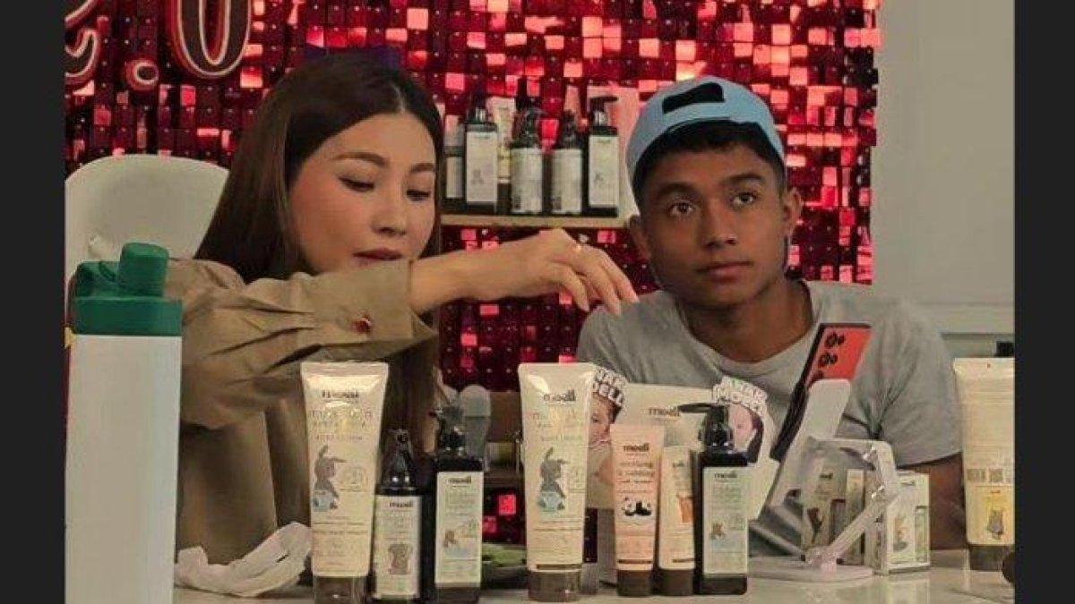 Betrand Peto Beber Alasan Nongol saat Sarwendah Jualan di TikTok, Kebiasaan Anak Ruben Ikut ...