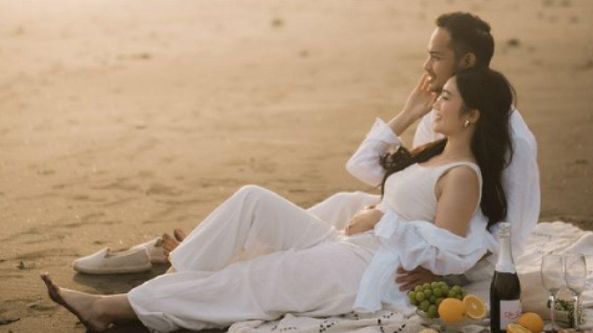 Sah! Febby Rastanty Resmi Dinikahi Drajat Djumantara, Serasi Pakai ...