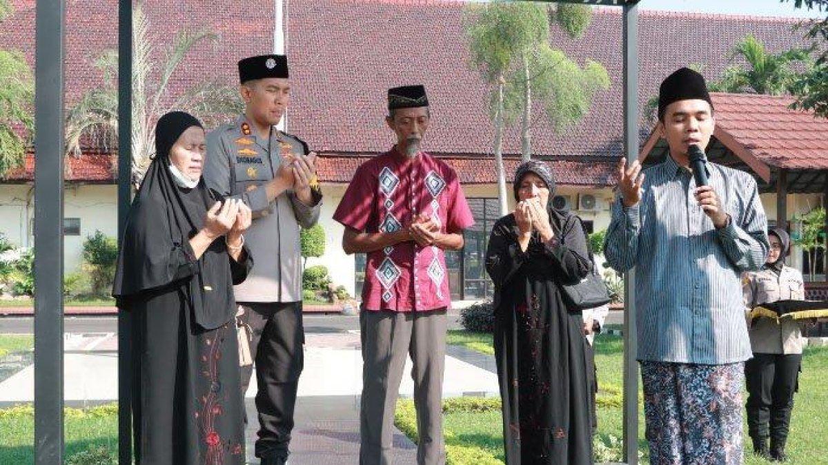 Bayi Kembar Usia 4 Bulan Anak Polwan FN Terpaksa Temani Ibu di Tahanan ...