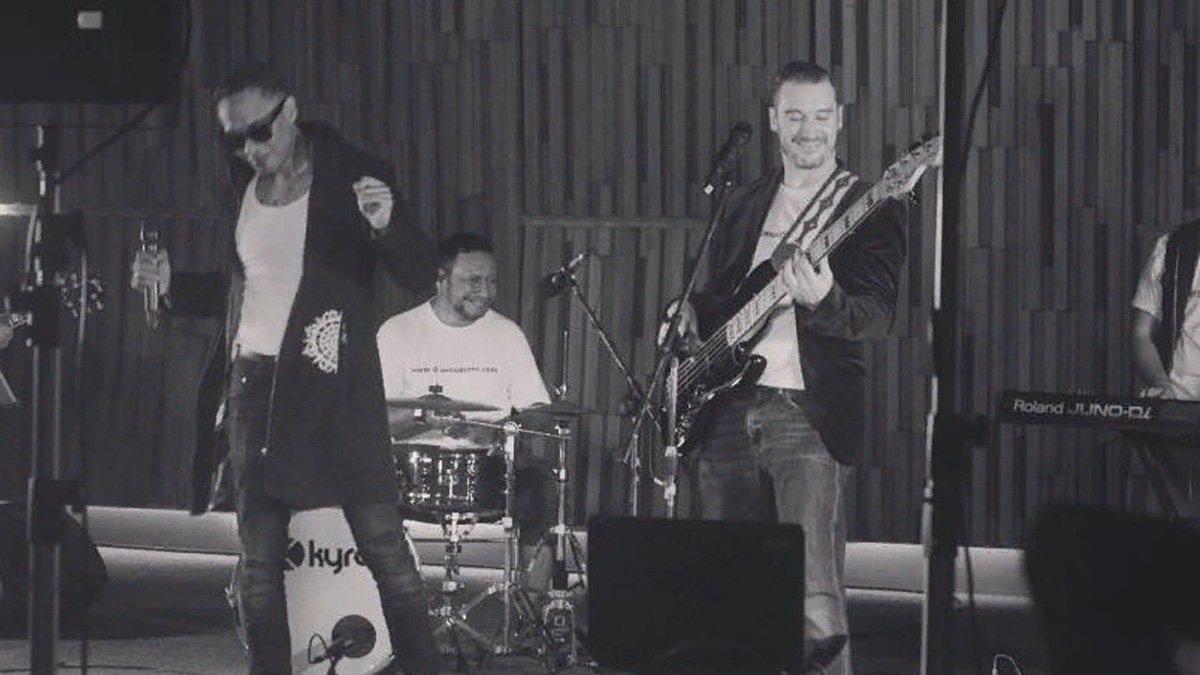 Ingat Jono Armstrong Mantan Bassist Gugun Blues Shelter? Sibuk Bikin ...