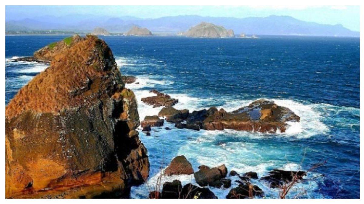 Cuma 40,1 Km Dari Jember, Pesona Keindahan Pantai Karang Besar ...