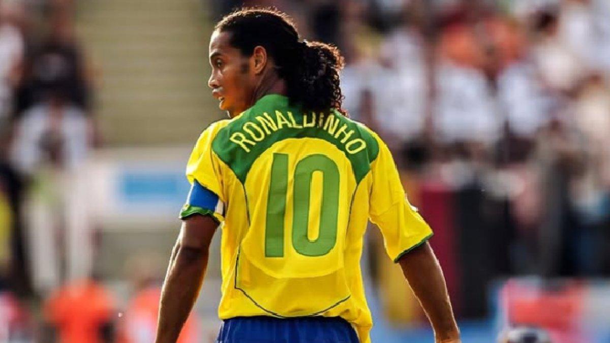 Saksikan Legenda Sepak Bola Dunia Ronaldinho di Iklan Terbaru Shopee ...