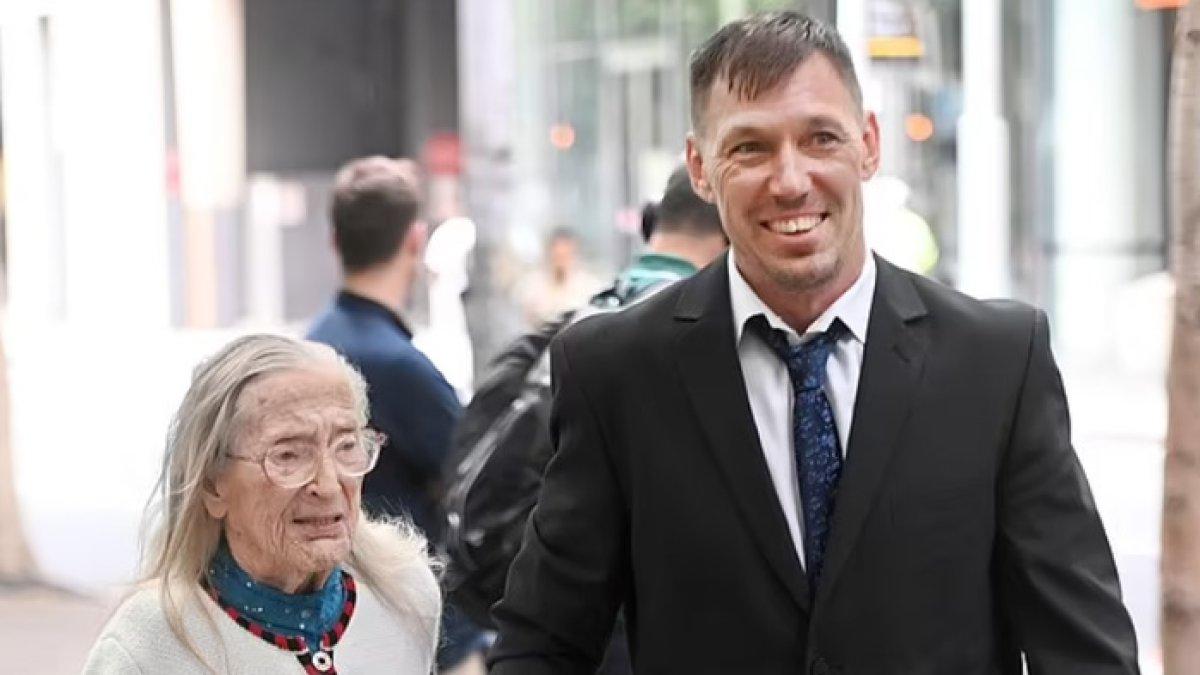 Pria 48 Th Pacari Nenek 104 Th Lebih dari Satu Dekade, Berakhir Pilu ...