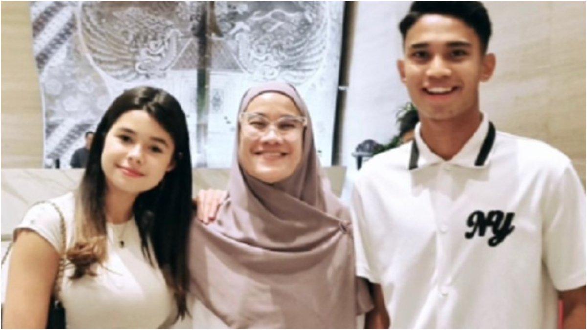 SOSOK Maria Theodore yang Dekat dengan Marselino Ferdinan, Cium Tangan ...