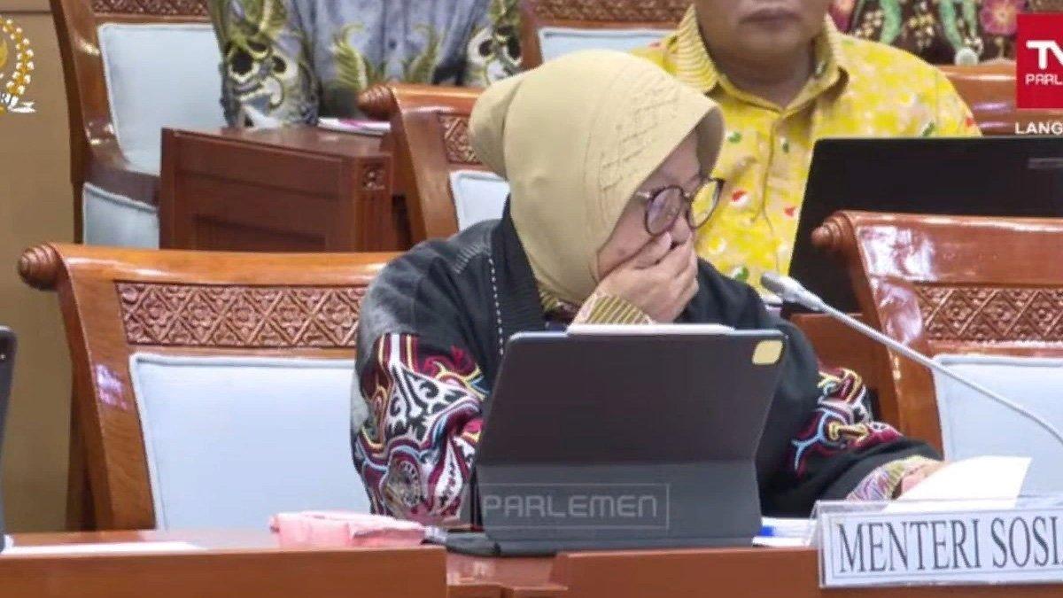 Kisah Mbah Semi, Lansia Sebatang Kara Tak Dapat Bansos, Mensos Risma ... Kisah Mbah Semi, Lansia Sebatang Kara Tak Dapat Bansos, Mensos Risma ...