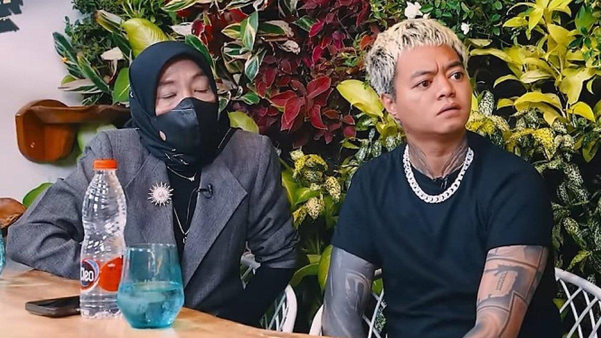 Hadir di Podcast Denny Sumargo, Ibu Reza Arap Akhirnya Muncul ke Publik ...