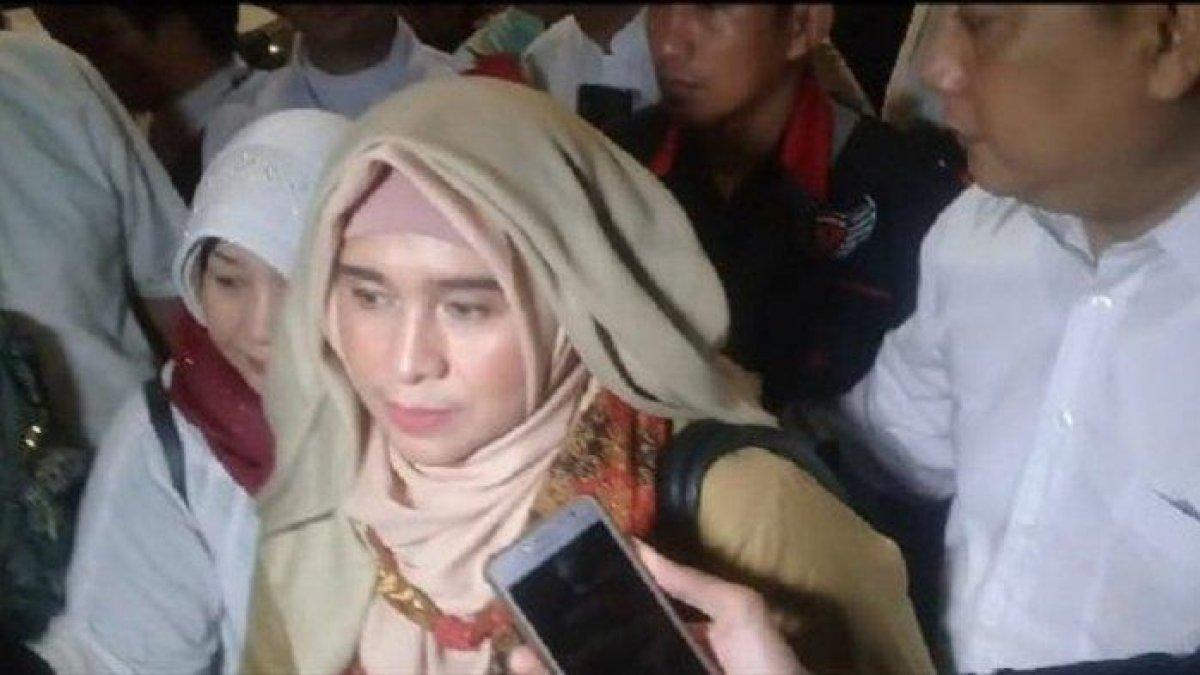 Ingat Neno Warisman? Dulu Kritik Jokowi & Teriak '2019 Ganti Presiden ...