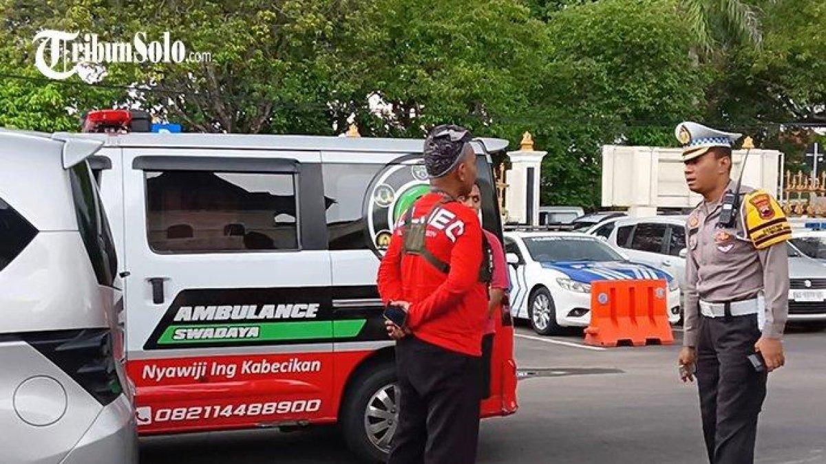 Viral Ambulans di Solo Kena Tilang, Sopir Bunyikan Sirine Padahal Tak Bawa Pasien, Ini Kata ...