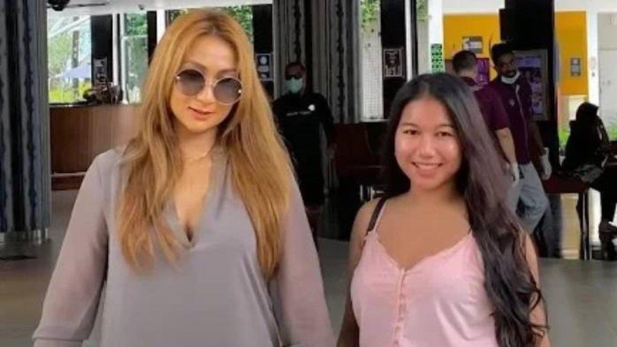 'Kalau Saya Mampu, Kenapa Tidak?' Ibu Asal Malaysia Viral Hadiahi Anak ...