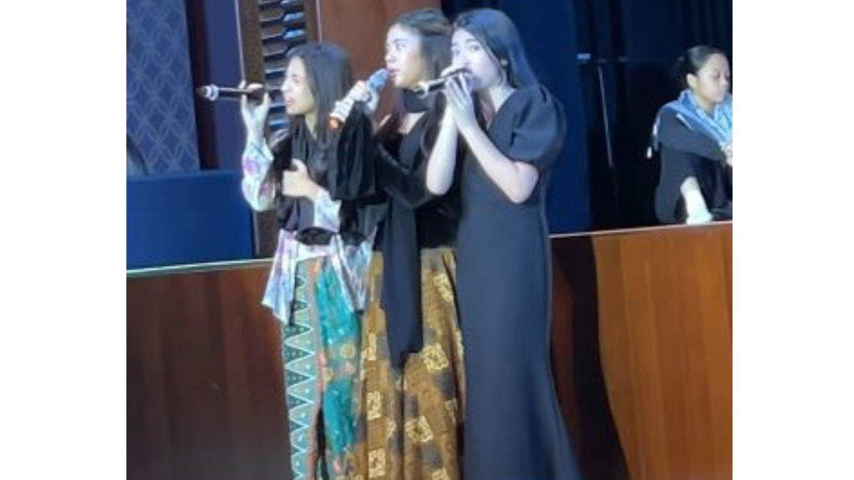 5 Potret Safeea Anak Ahmad Dhani & Mulan Jameela Tampil di Acara ...