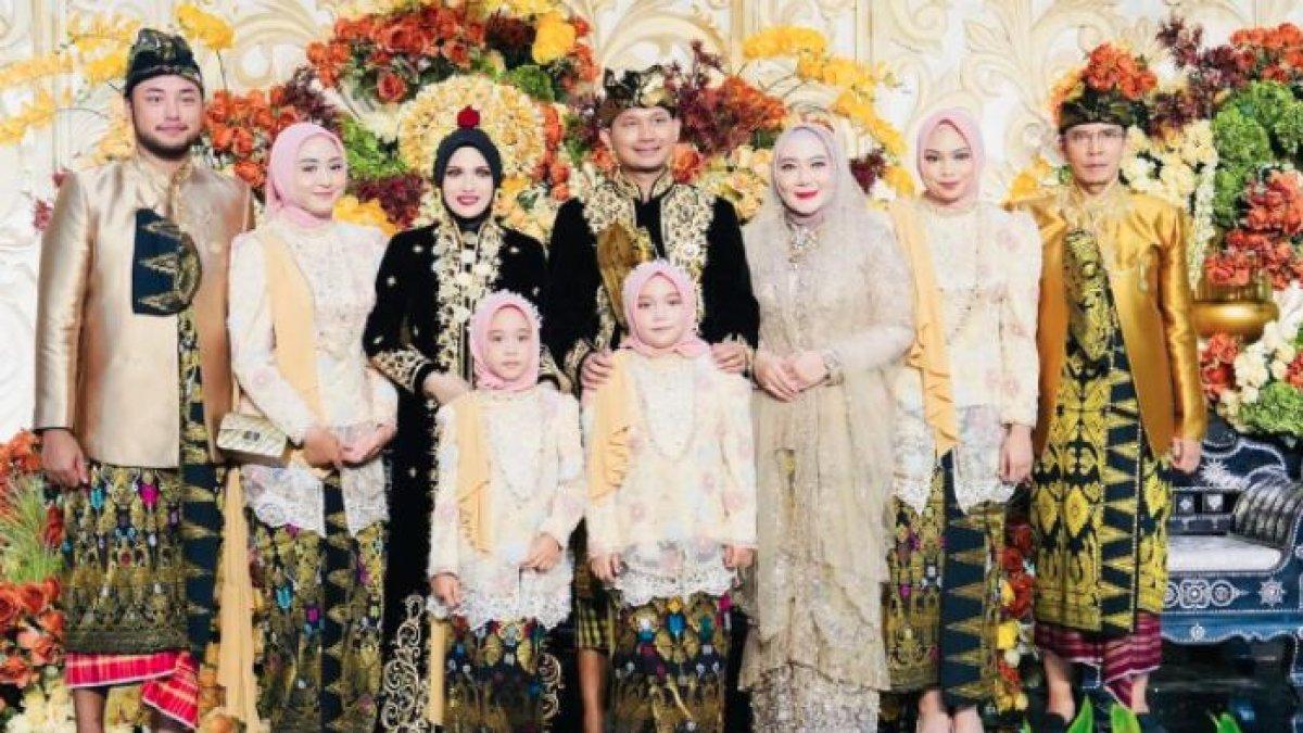 5 Potret Zahwa Nadhira, Putri Tuan Guru Bajang yang Nikahi Royhan Akbar Putra Mahfud MD ...