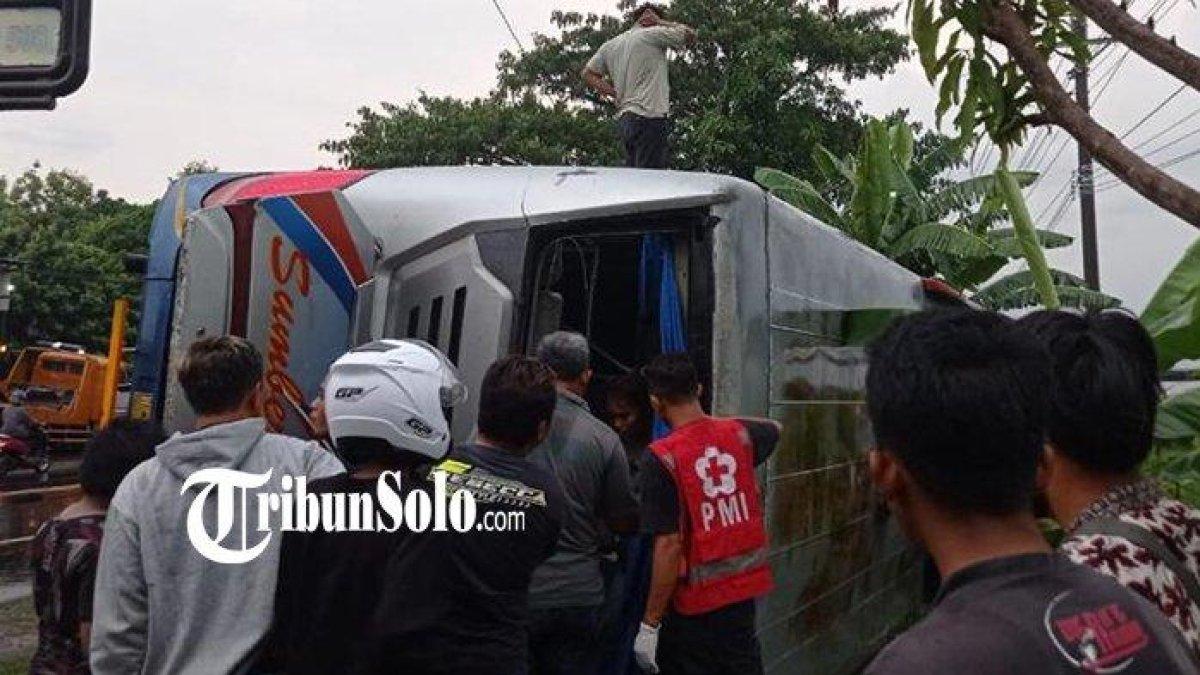 TERJADI Lagi, Bus Sumber Selamat Kecelakan di Sragen, 12 Orang Jadi Korban,'Selip Kemungkinan ...