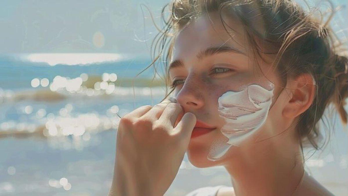 Top 5 Sunscreen Murah Meriah, Gampang Dicari di Alfamart & Indomaret ...