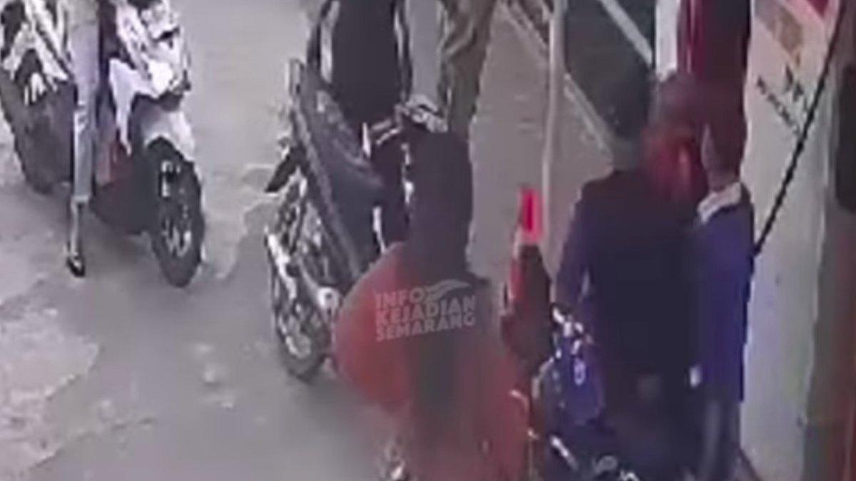 Aksi Pelanggan Jambak Petugas SPBU di Semarang Usai Isi Bensin, Ini Pemicunya, Pertamina Minta ...