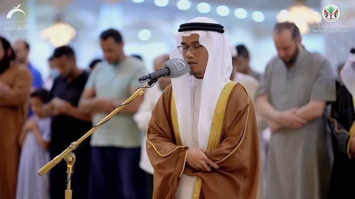 SOSOK Asep Ismatullah Pemuda Lebak Viral di TikTok, Jadi Imam di Masjid ...